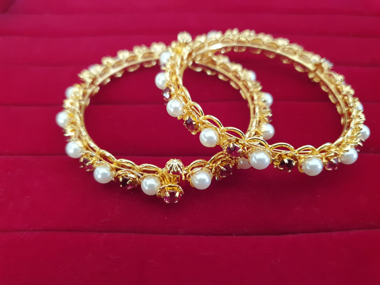Traditional Maharashtrian Bangles – PRAAGNEEK