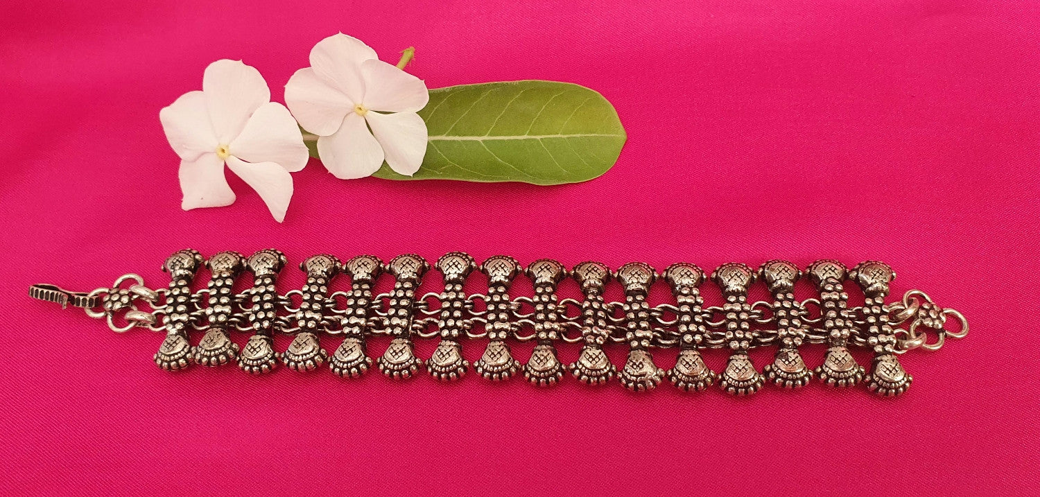 Kolhapuri Bracelets – PRAAGNEEK