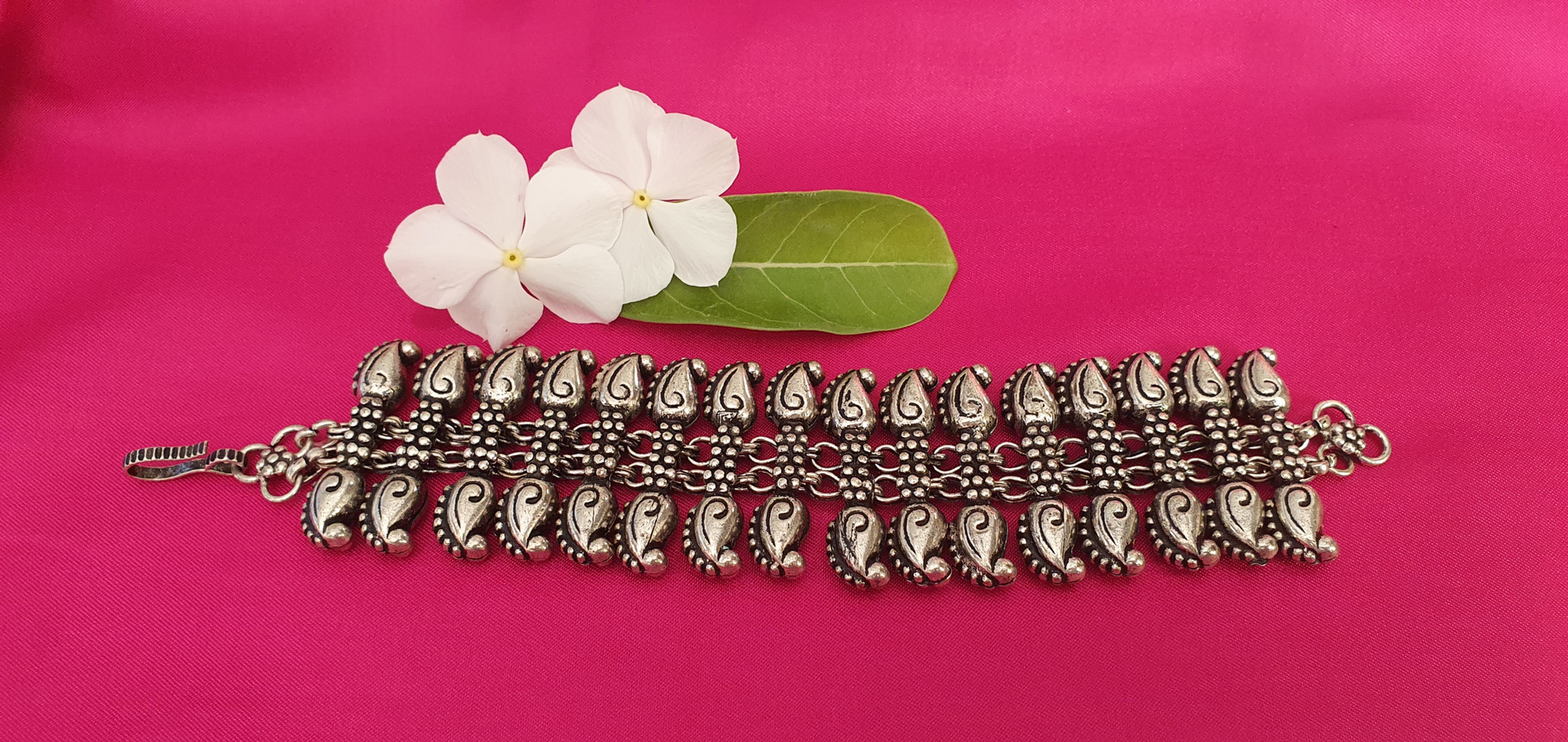 Koiri Kolhapuri Bracelets – PRAAGNEEK